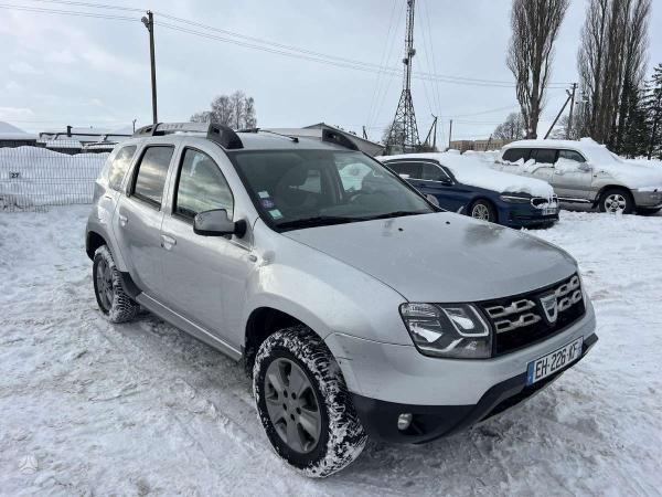 Grey Dacia Duster 2016 in Taurage, with an engine capacity of 1.20 L and mileage of 141 thousand km for 5200 €, photo 4 on AUTOMOTO.COM.LV