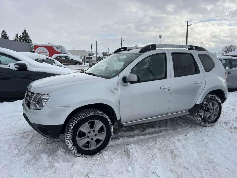 Grey Dacia Duster 2016 in Taurage, with an engine capacity of 1.20 L and mileage of 141 thousand km for 5200 €, photo 5 on AUTOMOTO.COM.LV