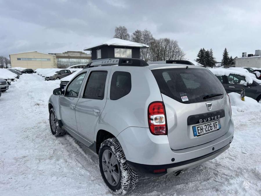 Grey Dacia Duster 2016 in Taurage, with an engine capacity of 1.20 L and mileage of 141 thousand km for 5200 €, photo 6 on AUTOMOTO.COM.LV