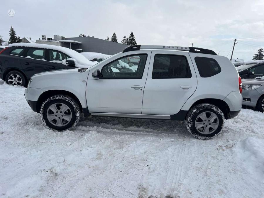 Grey Dacia Duster 2016 in Taurage, with an engine capacity of 1.20 L and mileage of 141 thousand km for 5200 €, photo 7 on AUTOMOTO.COM.LV