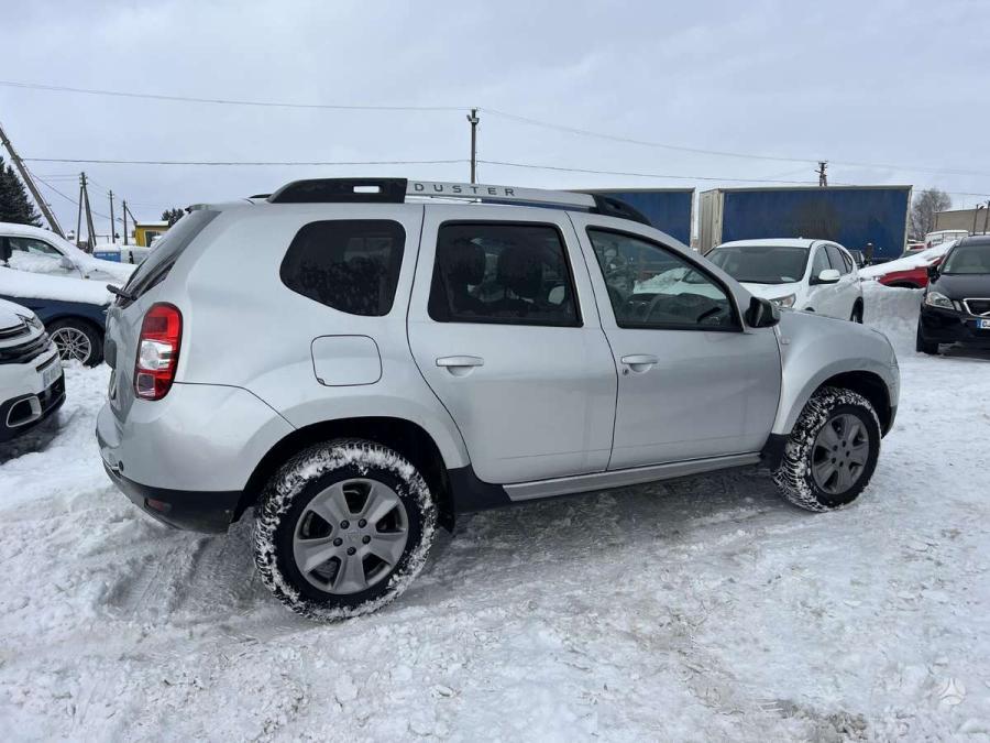 Grey Dacia Duster 2016 in Taurage, with an engine capacity of 1.20 L and mileage of 141 thousand km for 5200 €, photo 9 on AUTOMOTO.COM.LV