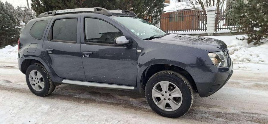 Grey Dacia Duster 2016 in Taurage, with an engine capacity of 1.46 L and mileage of 81 thousand km for 6200 €, photo 2 on AUTOMOTO.COM.LV