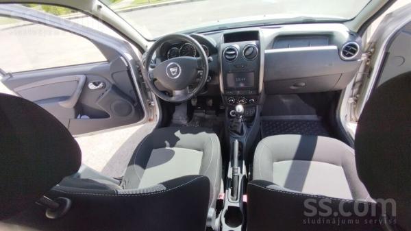 Pelēks Dacia Duster 2016 Aizkraukle, ar dzinēja tilpumu 1.50 L un nobraukumu 385 tūkst. km par 3000 €, foto 4 vietnē AUTOMOTO.COM.LV