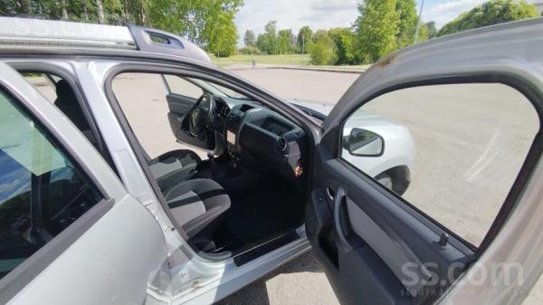 Pelēks Dacia Duster 2016 Aizkraukle, ar dzinēja tilpumu 1.50 L un nobraukumu 385 tūkst. km par 3000 €, foto 6 vietnē AUTOMOTO.COM.LV