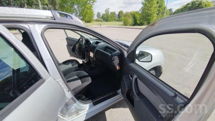 Pelēks Dacia Duster 2016 Aizkraukle, ar dzinēja tilpumu 1.50 L un nobraukumu 385 tūkst. km par 5000 €, foto 7 vietnē AUTOMOTO.COM.LV