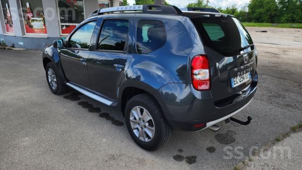 Grey Dacia Duster 2016 in Ogre, with an engine capacity of 1.20 L and mileage of 142 thousand km for 7750 €, photo 2 on AUTOMOTO.COM.LV