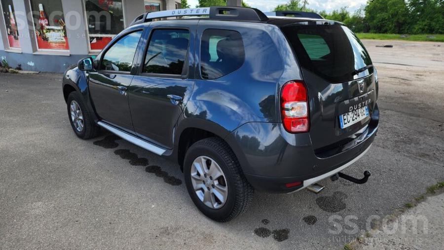 Grey Dacia Duster 2016 in Ogre, with an engine capacity of 1.20 L and mileage of 142 thousand km for 7750 €, photo 3 on AUTOMOTO.COM.LV