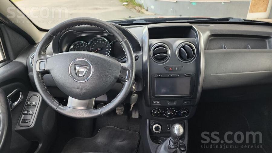 Grey Dacia Duster 2016 in Ogre, with an engine capacity of 1.20 L and mileage of 142 thousand km for 7750 €, photo 9 on AUTOMOTO.COM.LV