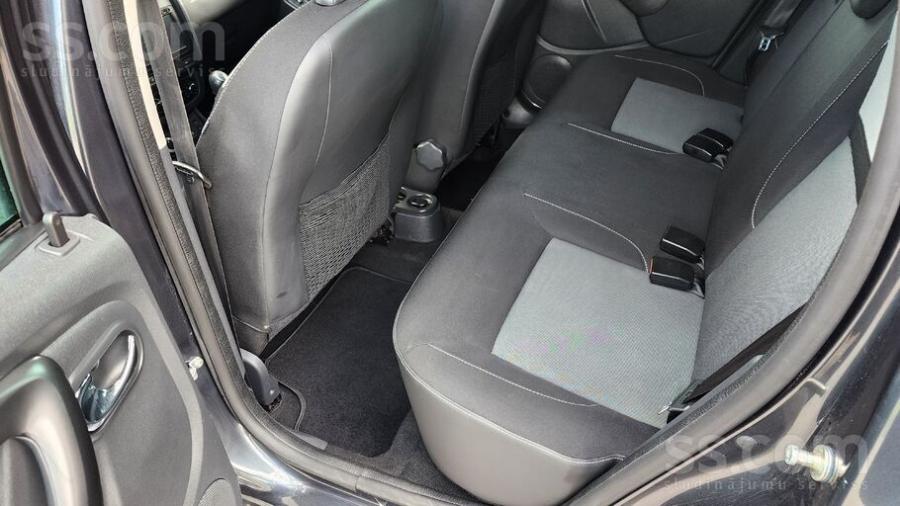 Grey Dacia Duster 2016 in Ogre, with an engine capacity of 1.20 L and mileage of 142 thousand km for 7750 €, photo 16 on AUTOMOTO.COM.LV