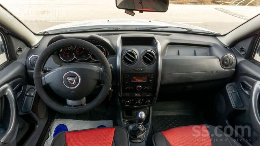 Grey Dacia Duster 2016 in Riga, with an engine capacity of 1.50 L and mileage of 156 thousand km for 5990 €, photo 12 on AUTOMOTO.COM.LV