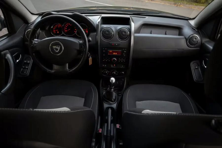 Pelēks Dacia Duster 2016 Jelgava, ar dzinēja tilpumu 1.50 L un nobraukumu 168 tūkst. km par 5000 €, foto 9 vietnē AUTOMOTO.COM.LV