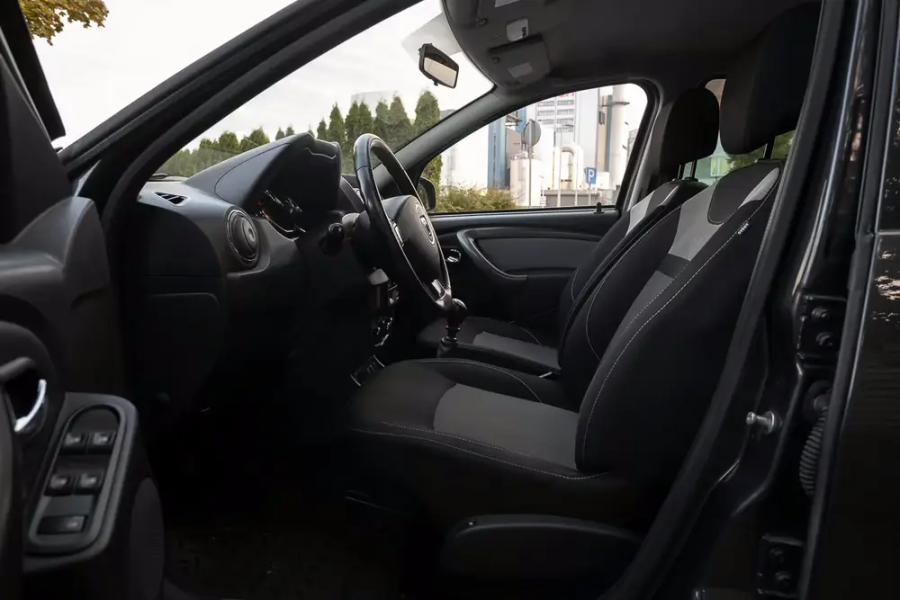 Pelēks Dacia Duster 2016 Jelgava, ar dzinēja tilpumu 1.50 L un nobraukumu 168 tūkst. km par 5000 €, foto 10 vietnē AUTOMOTO.COM.LV