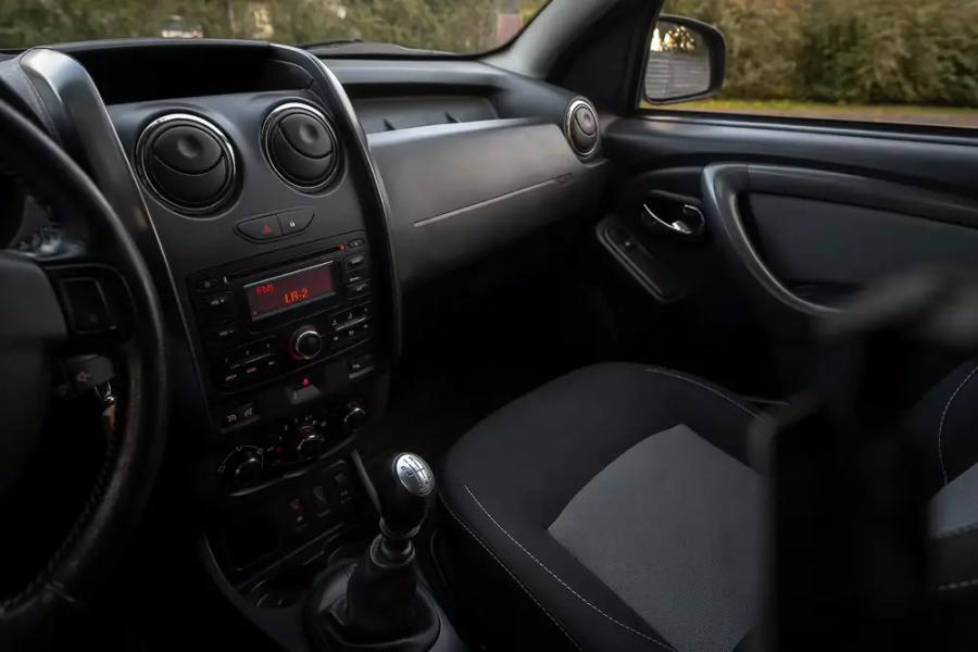 Pelēks Dacia Duster 2016 Jelgava, ar dzinēja tilpumu 1.50 L un nobraukumu 168 tūkst. km par 5000 €, foto 13 vietnē AUTOMOTO.COM.LV