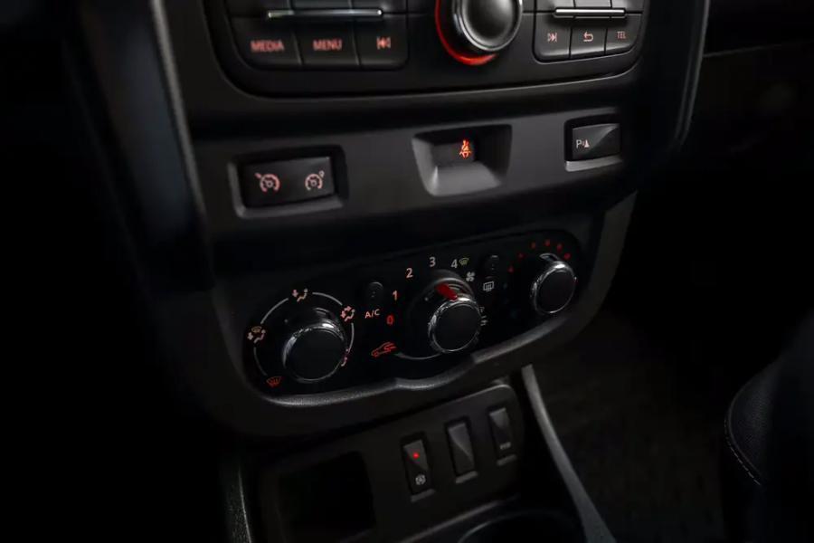 Pelēks Dacia Duster 2016 Jelgava, ar dzinēja tilpumu 1.50 L un nobraukumu 168 tūkst. km par 5000 €, foto 14 vietnē AUTOMOTO.COM.LV