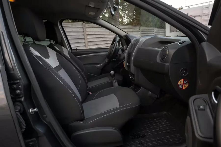 Pelēks Dacia Duster 2016 Jelgava, ar dzinēja tilpumu 1.50 L un nobraukumu 168 tūkst. km par 5000 €, foto 17 vietnē AUTOMOTO.COM.LV