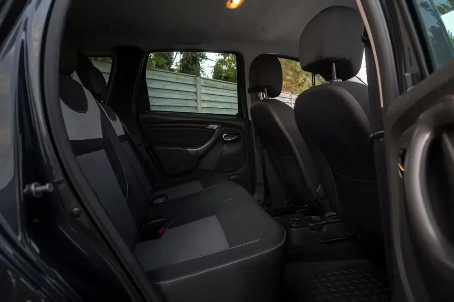 Pelēks Dacia Duster 2016 Jelgava, ar dzinēja tilpumu 1.50 L un nobraukumu 168 tūkst. km par 5000 €, foto 19 vietnē AUTOMOTO.COM.LV