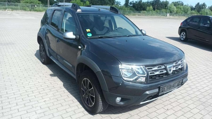Grey Dacia Duster 2016 in Marijampole, with an engine capacity of 1.20 L and mileage of 155 thousand km for 5200 €, photo 1 on AUTOMOTO.COM.LV