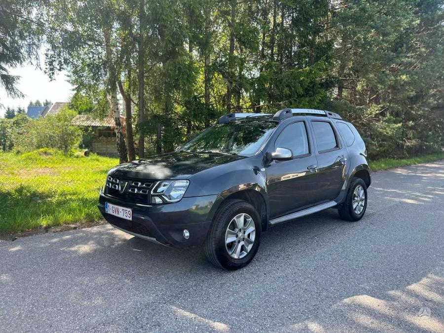 Grey Dacia Duster 2016 in Utena, with an engine capacity of 1.20 L and mileage of 174 thousand km for 6700 €, photo 1 on AUTOMOTO.COM.LV