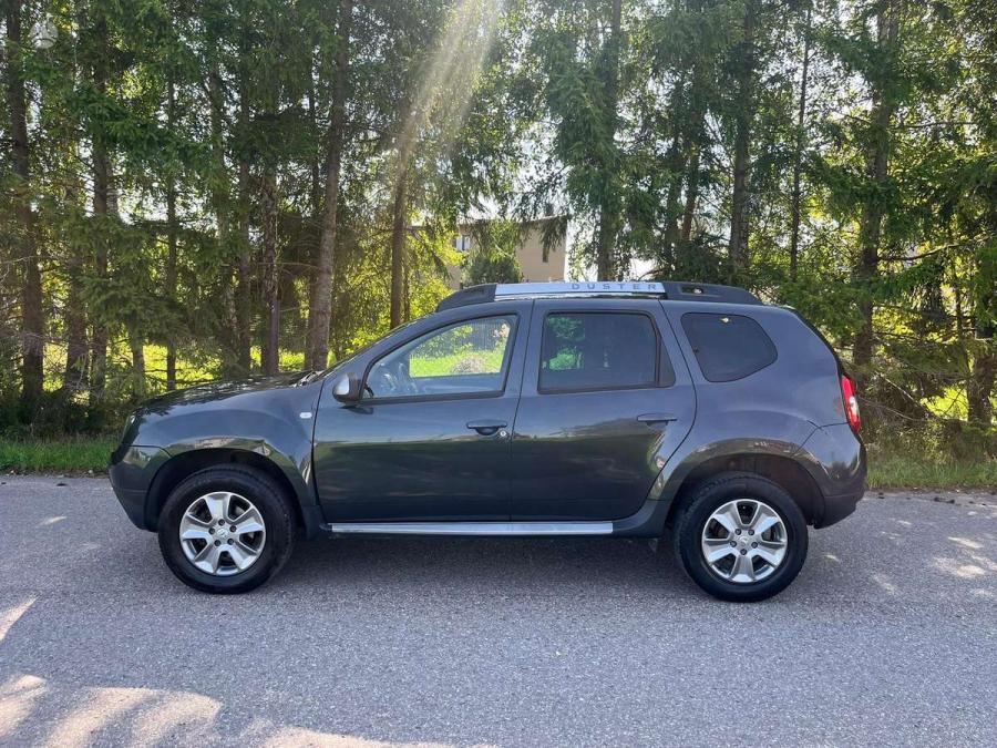 Grey Dacia Duster 2016 in Utena, with an engine capacity of 1.20 L and mileage of 174 thousand km for 6700 €, photo 3 on AUTOMOTO.COM.LV