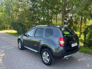 Grey Dacia Duster 2016 in Utena, with an engine capacity of 1.20 L and mileage of 174 thousand km for 6700 €, photo 4 on AUTOMOTO.COM.LV