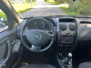 Grey Dacia Duster 2016 in Utena, with an engine capacity of 1.20 L and mileage of 174 thousand km for 6700 €, photo 15 on AUTOMOTO.COM.LV