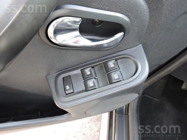 Grey Dacia Duster 2016 in Cesis, with an engine capacity of 1.50 L and mileage of 205 thousand km for 6200 €, photo 6 on AUTOMOTO.COM.LV