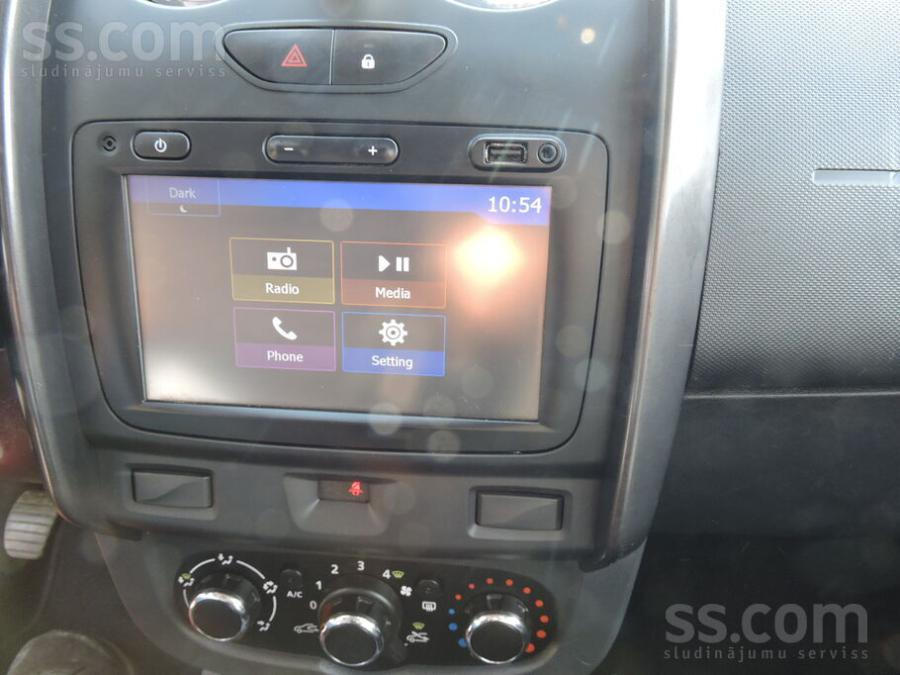 Grey Dacia Duster 2016 in Cesis, with an engine capacity of 1.50 L and mileage of 205 thousand km for 6200 €, photo 8 on AUTOMOTO.COM.LV