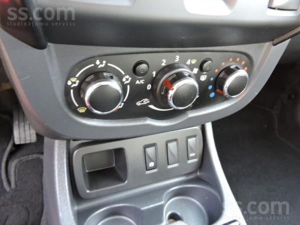 Grey Dacia Duster 2016 in Cesis, with an engine capacity of 1.50 L and mileage of 205 thousand km for 6200 €, photo 8 on AUTOMOTO.COM.LV