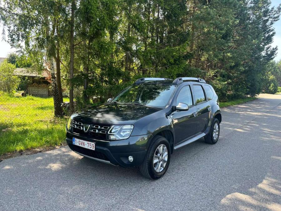 Grey Dacia Duster 2016 in Utena, with an engine capacity of 1.20 L and mileage of 174 thousand km for 5600 €, photo 3 on AUTOMOTO.COM.LV
