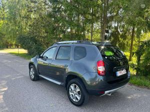 Grey Dacia Duster 2016 in Utena, with an engine capacity of 1.20 L and mileage of 174 thousand km for 5600 €, photo 8 on AUTOMOTO.COM.LV