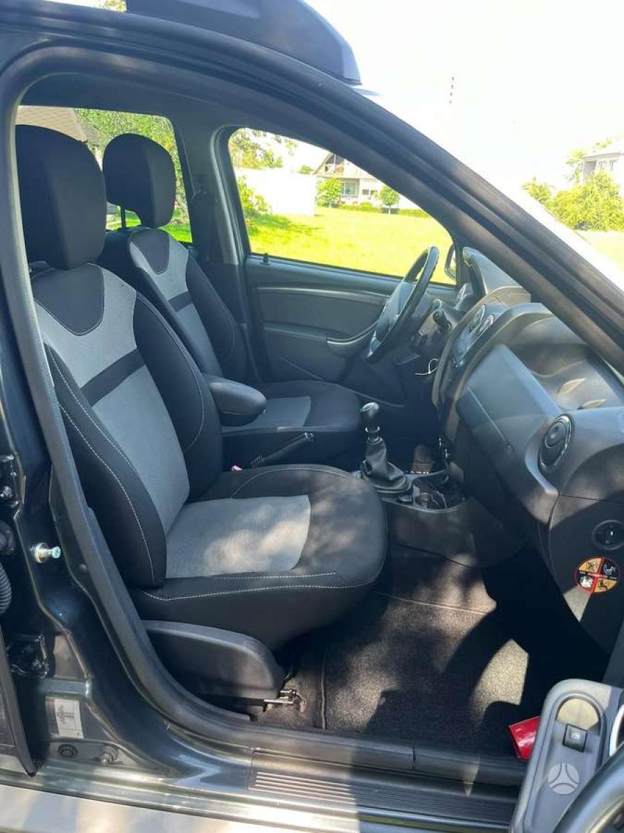 Grey Dacia Duster 2016 in Utena, with an engine capacity of 1.20 L and mileage of 174 thousand km for 5600 €, photo 19 on AUTOMOTO.COM.LV