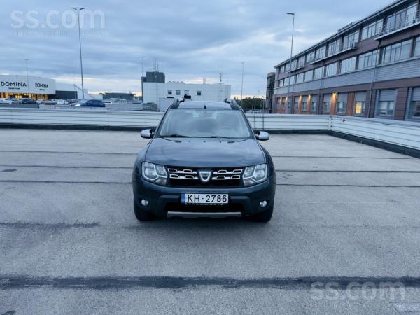 Dacia Duster 2016 in Riga on AUTOMOTO.COM.LV Grey Dacia Duster 2016 in Riga, with an engine capacity of 1.20 L and mileage of 355 thousand km for 4115 €, photo 4 on AUTOMOTO.COM.LV