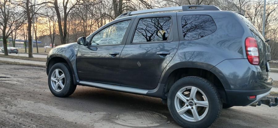Grey Dacia Duster 2017 in Vilnius, with an engine capacity of 1.60 L and mileage of 63 thousand km for 7700 €, photo 8 on AUTOMOTO.COM.LV