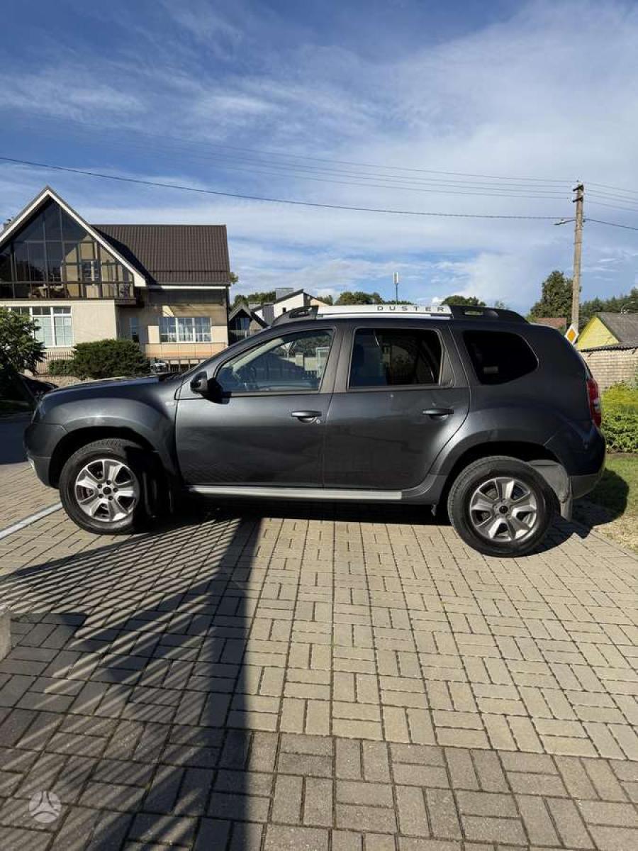 Grey Dacia Duster 2017 in Vilnius, with an engine capacity of 1.60 L and mileage of 57 thousand km for 8350 €, photo 1 on AUTOMOTO.COM.LV