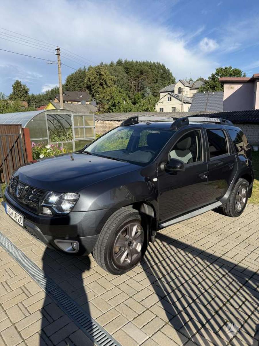 Grey Dacia Duster 2017 in Vilnius, with an engine capacity of 1.60 L and mileage of 57 thousand km for 8350 €, photo 3 on AUTOMOTO.COM.LV