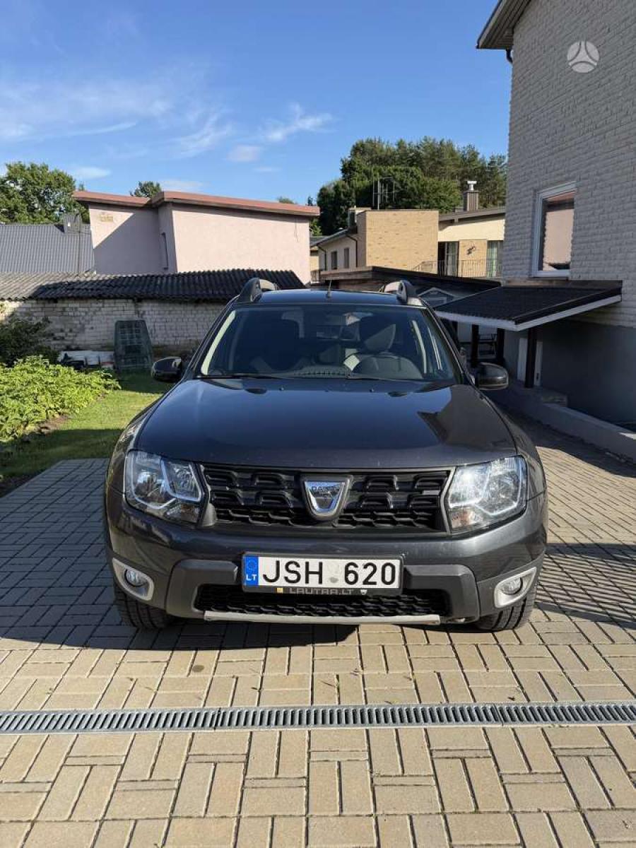 Grey Dacia Duster 2017 in Vilnius, with an engine capacity of 1.60 L and mileage of 57 thousand km for 8350 €, photo 4 on AUTOMOTO.COM.LV