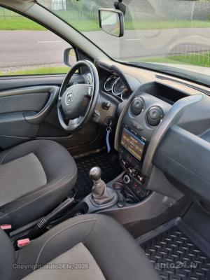 Pelēks Dacia Duster 2017 Tallina, ar dzinēja tilpumu 1.50 L un nobraukumu 132 tūkst. km par 8500 €, foto 10 vietnē AUTOMOTO.COM.LV