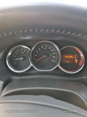 Pelēks Dacia Duster 2017 Tallina, ar dzinēja tilpumu 1.50 L un nobraukumu 132 tūkst. km par 8500 €, foto 12 vietnē AUTOMOTO.COM.LV