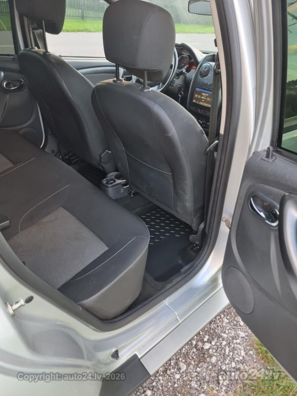 Pelēks Dacia Duster 2017 Tallina, ar dzinēja tilpumu 1.50 L un nobraukumu 132 tūkst. km par 8500 €, foto 11 vietnē AUTOMOTO.COM.LV