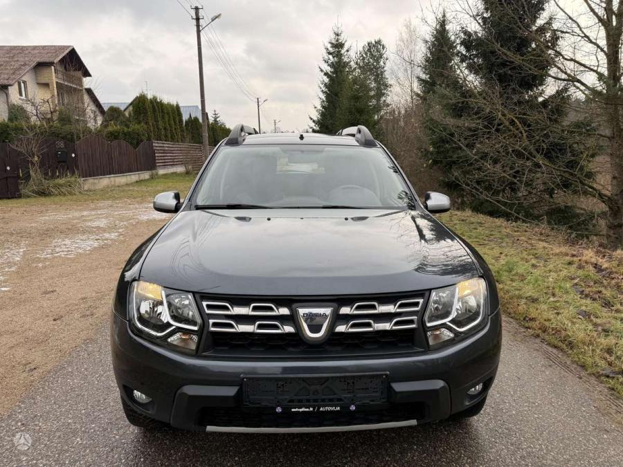 Grey Dacia Duster 2018 in Utena, with an engine capacity of 1.20 L and mileage of 126 thousand km for 6700 €, photo 2 on AUTOMOTO.COM.LV