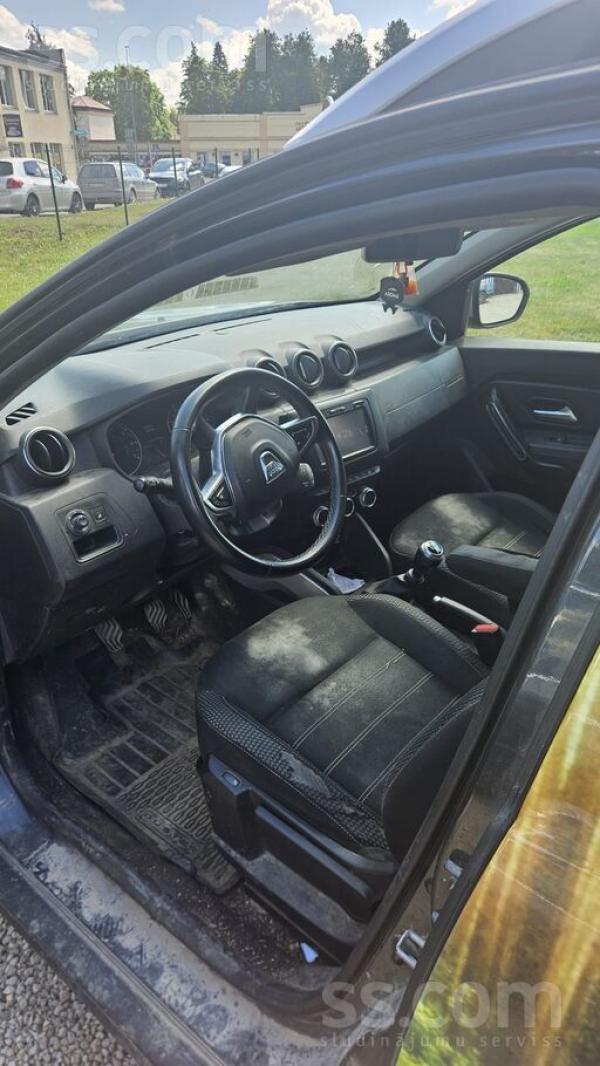 Grey Dacia Duster 2018 in Balvi, with an engine capacity of 1.50 L and mileage of 314 thousand km for 4500 €, photo 6 on AUTOMOTO.COM.LV
