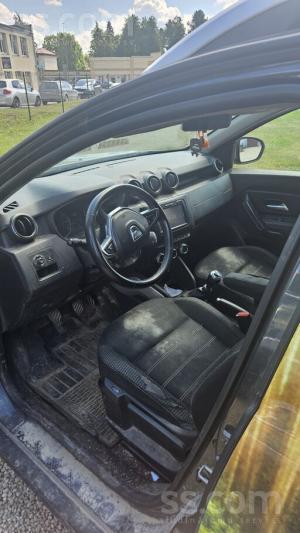 Grey Dacia Duster 2018 in Balvi, with an engine capacity of 1.50 L and mileage of 314 thousand km for 4500 €, photo 7 on AUTOMOTO.COM.LV