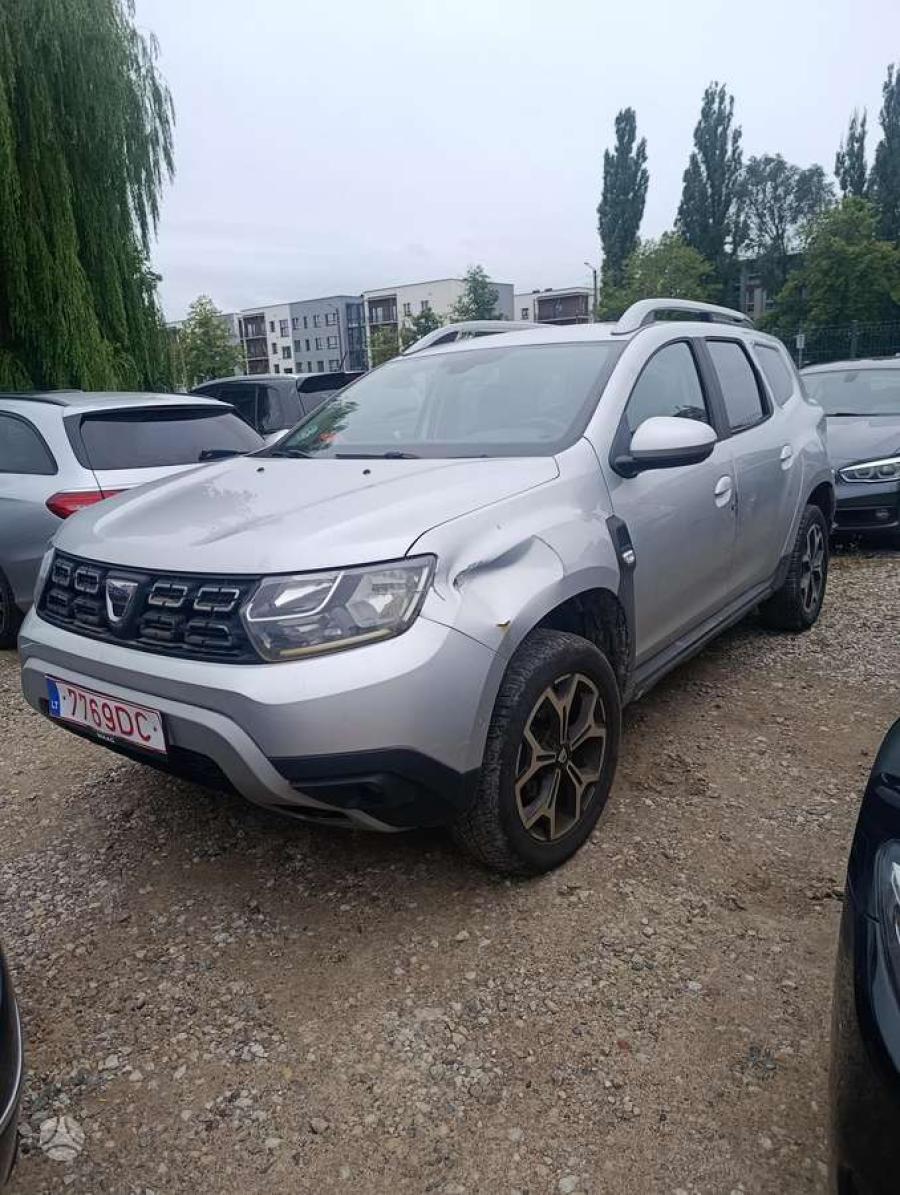 Grey Dacia Duster 2018 in Kaunas, with an engine capacity of 1.46 L and mileage of 105 thousand km for 6990 €, photo 1 on AUTOMOTO.COM.LV
