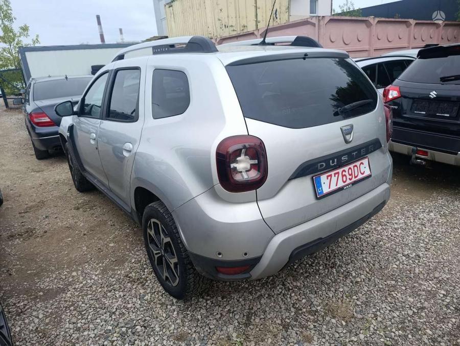 Grey Dacia Duster 2018 in Kaunas, with an engine capacity of 1.46 L and mileage of 105 thousand km for 6990 €, photo 5 on AUTOMOTO.COM.LV
