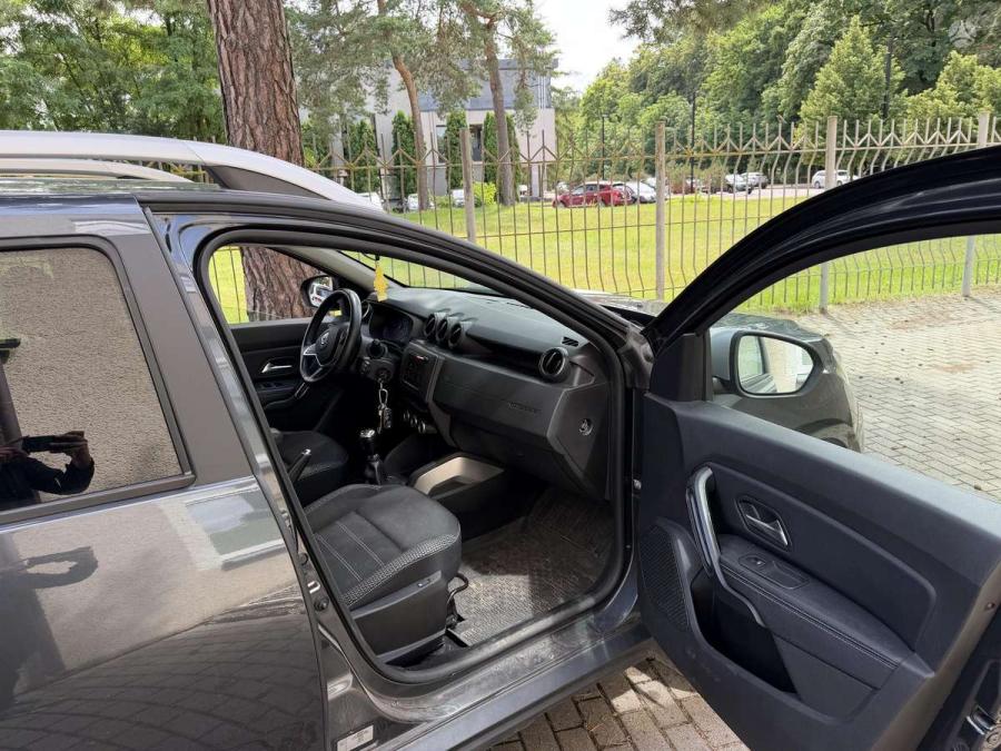 Pelēks Dacia Duster 2019 Alīta, ar dzinēja tilpumu 1.60 L un nobraukumu 215 tūkst. km par 7200 €, foto 10 vietnē AUTOMOTO.COM.LV