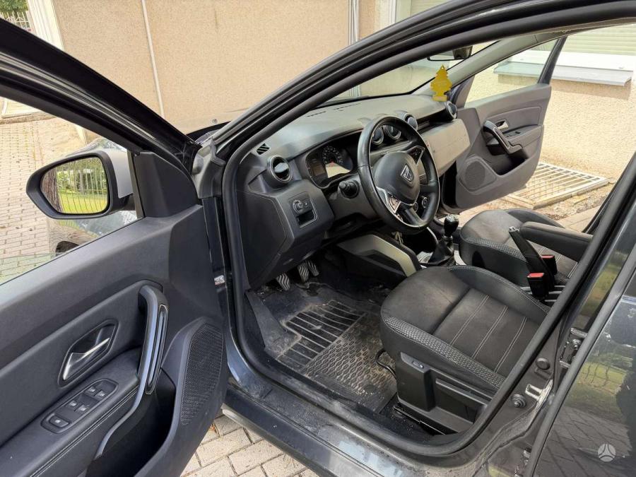 Pelēks Dacia Duster 2019 Alīta, ar dzinēja tilpumu 1.60 L un nobraukumu 215 tūkst. km par 7200 €, foto 11 vietnē AUTOMOTO.COM.LV