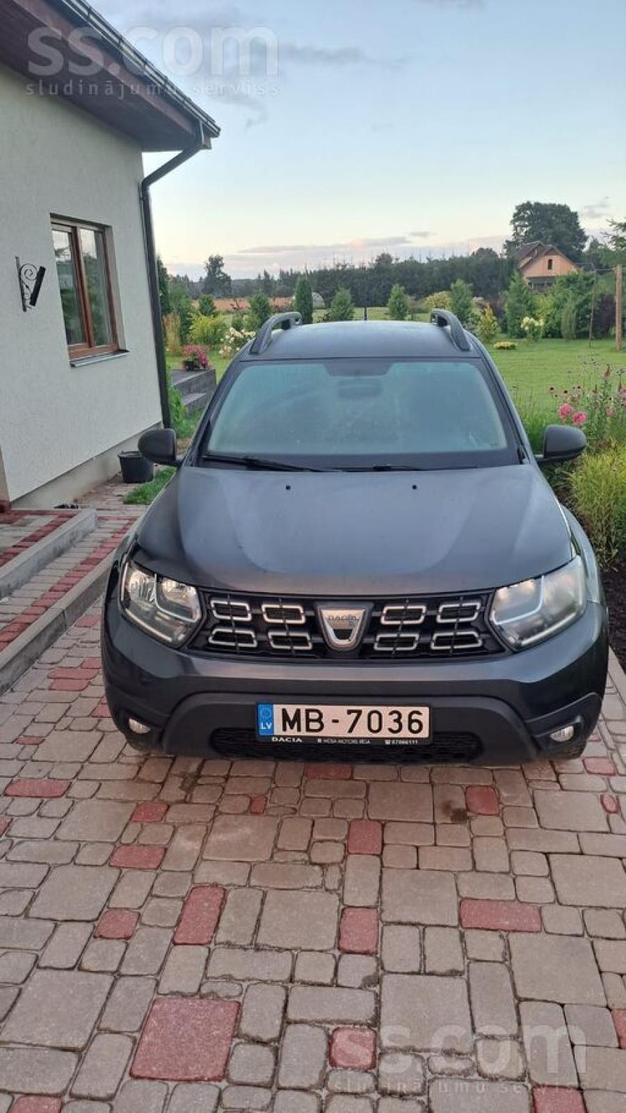 Grey Dacia Duster 2019 in Ogre, with an engine capacity of 1.60 L and mileage of 134 thousand km for 8000 €, photo 3 on AUTOMOTO.COM.LV