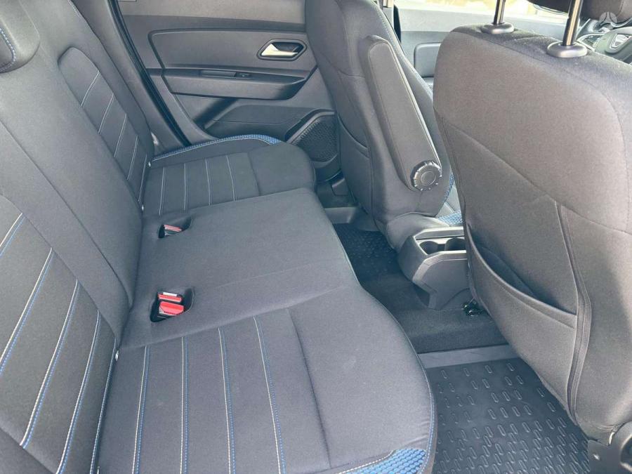 Grey Dacia Duster 2020 in Siauliai, with an engine capacity of 1.00 L and mileage of 70 thousand km for 12500 €, photo 7 on AUTOMOTO.COM.LV