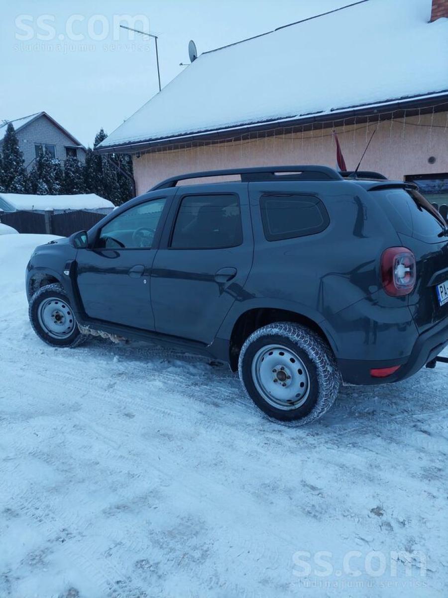 Grey Dacia Duster 2021 in Jelgava, with an engine capacity of 1.00 L and mileage of 80 thousand km for 12000 €, photo 2 on AUTOMOTO.COM.LV