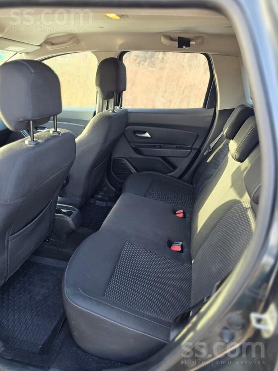Grey Dacia Duster 2021 in Riga, with an engine capacity of 1.50 L and mileage of 128 thousand km for 12900 €, photo 5 on AUTOMOTO.COM.LV